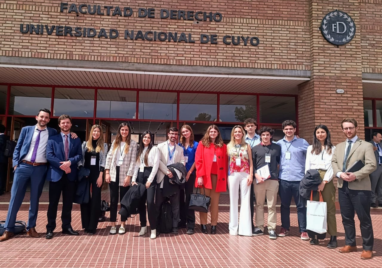 Profesores y alumnos de la Universidad Austral en las XXVIII Jornadas ...