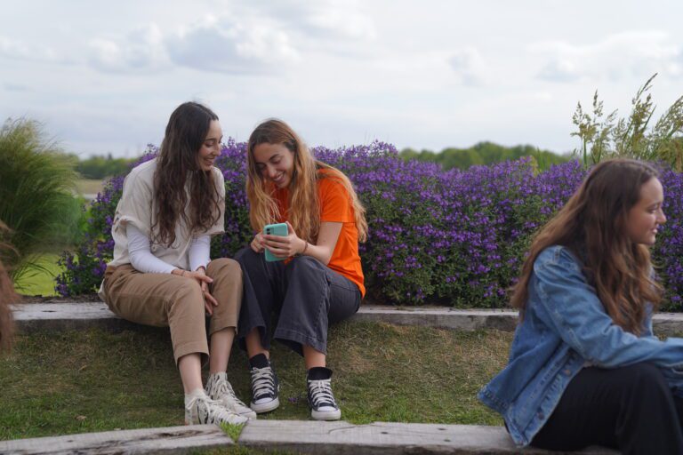 Comunicación – Universidad Austral