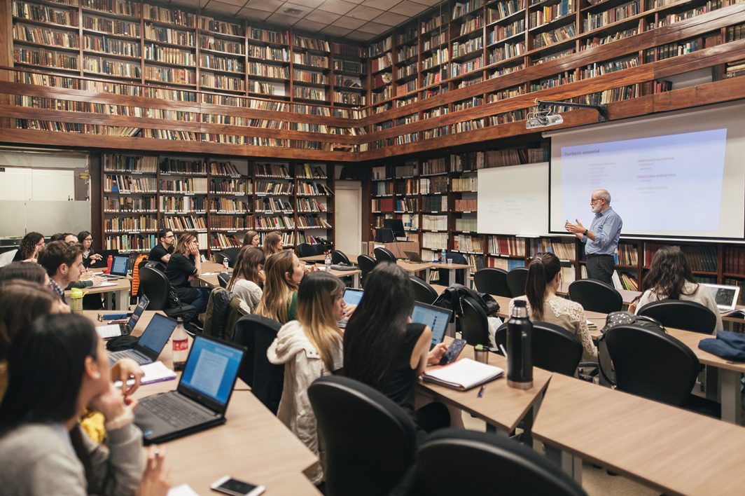 Biblioteca – Universidad Austral