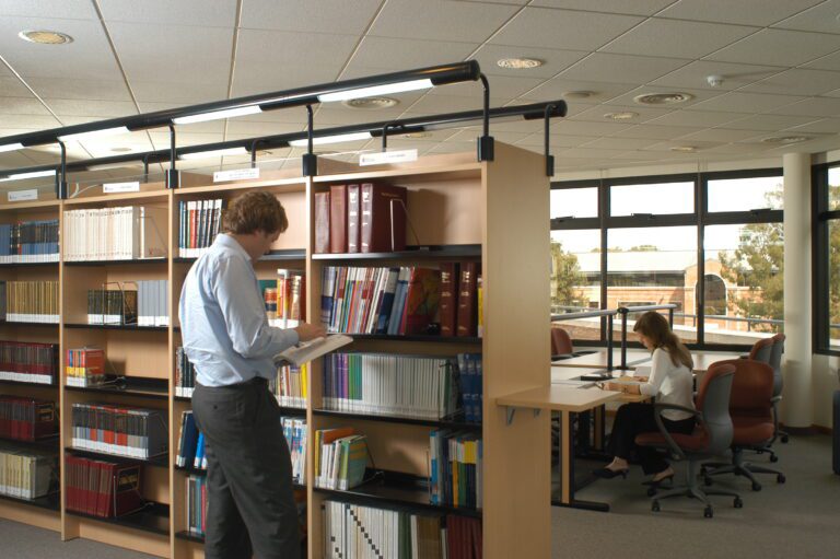 Biblioteca – Universidad Austral