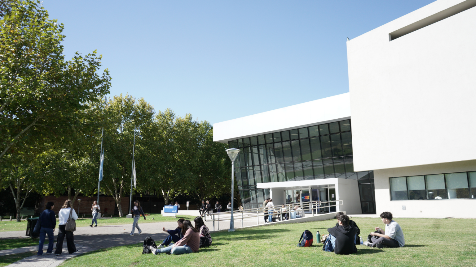 Comunicación – Universidad Austral